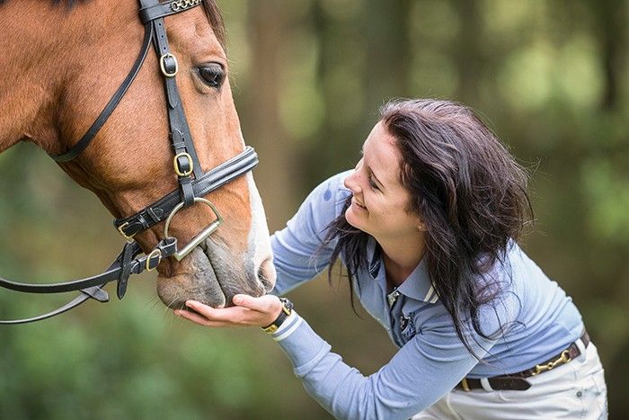 Bitte lächeln: Menschliche Mimik hinterlässt bei Pferden bleibenden ...