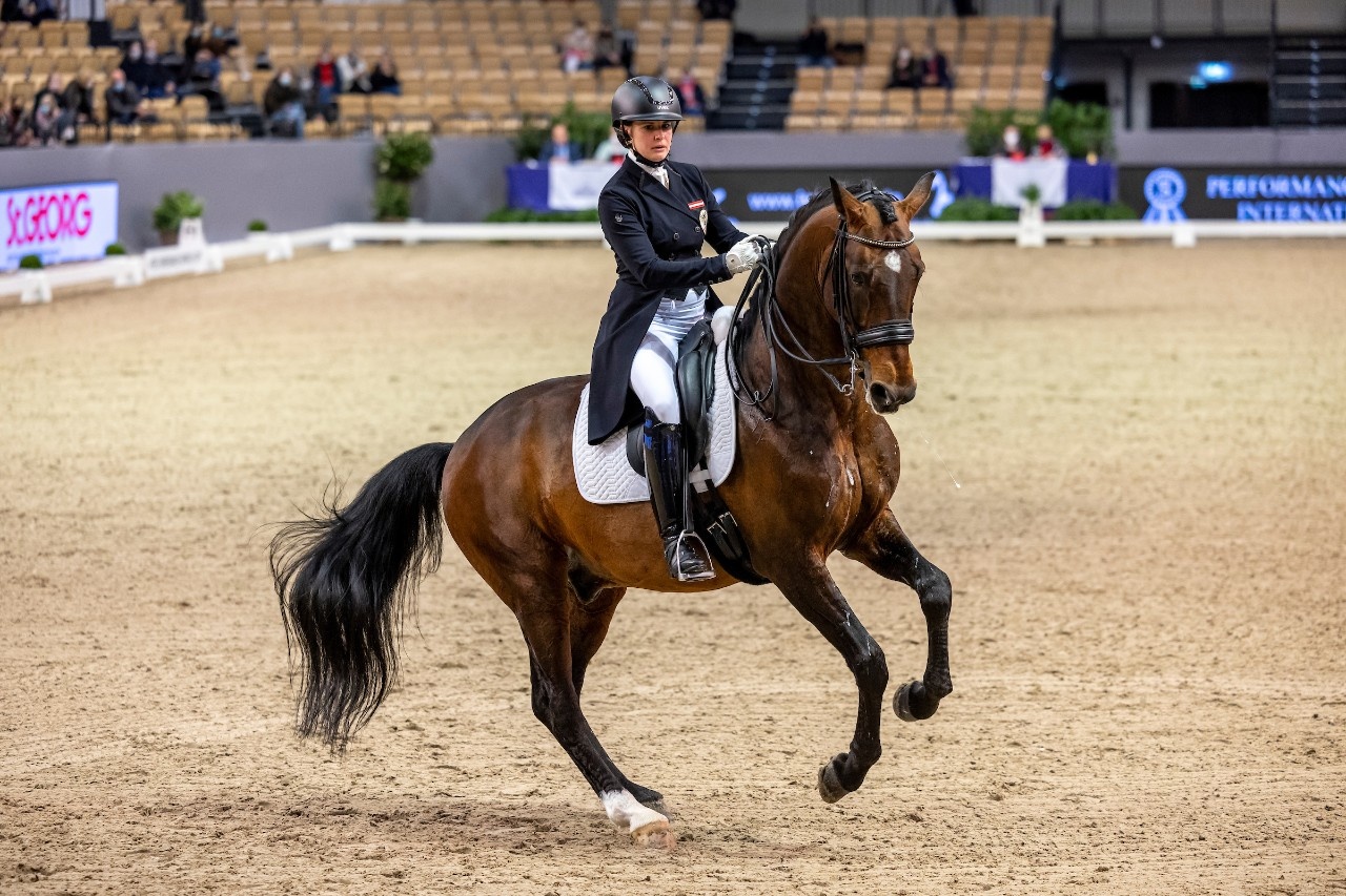 Frankfurt: Werth und Emilio gewinnen auch die Kür, Valenta-Zach und ...