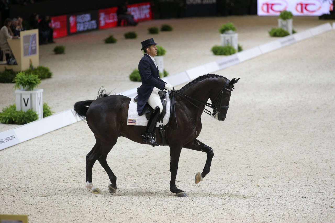 Anzeigen, Ausschlüsse, Hausverbot: FN reagiert umfassend gegen ...