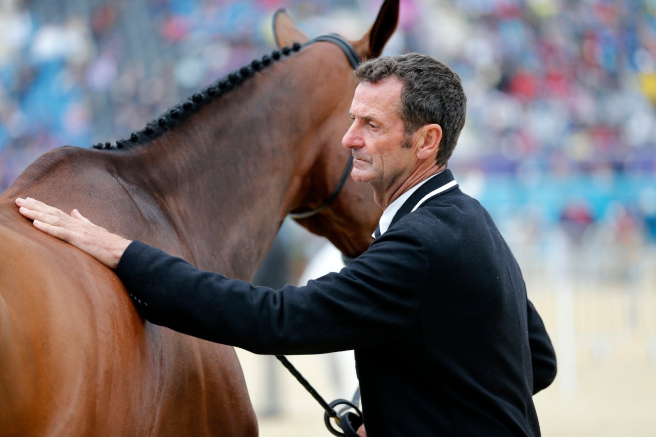 Nach Aufreger-Video: Mark Todd darf Training wieder aufnehmen