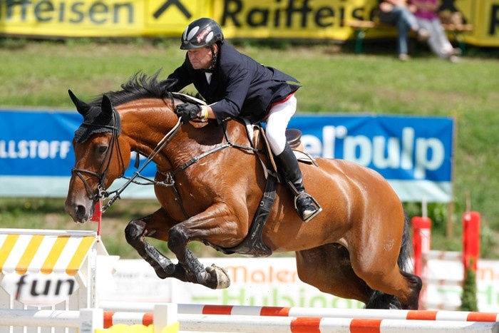 Hugo Simon schwer gestürzt