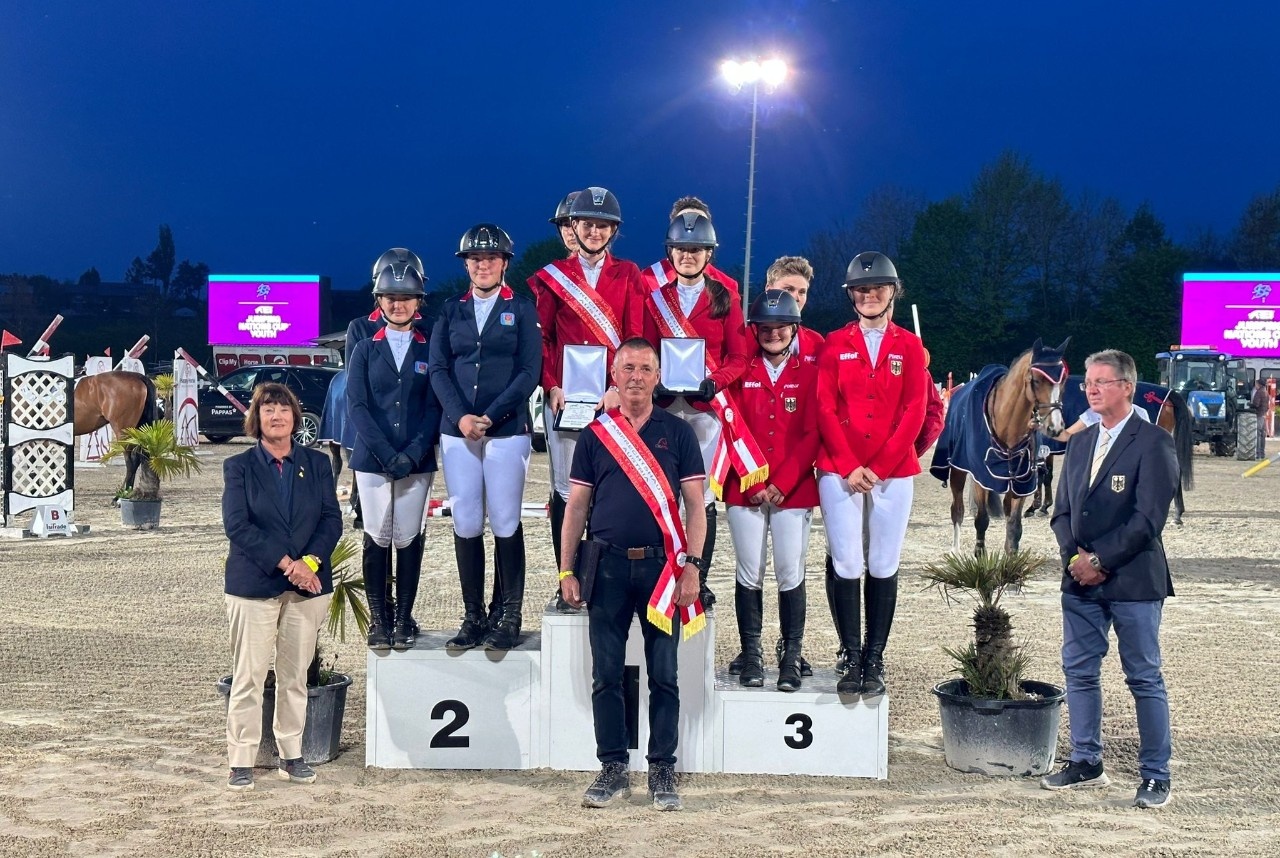 Lamprechtshausen: Österreichs Junge Reiter gewinnen Nationenpreis!