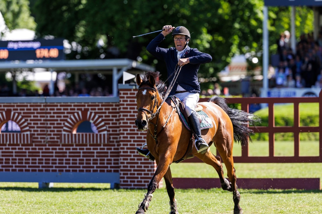 70 Jahr, Derby-Star: Jörg Domaingo begeistert beim Hamburger Spring-Derby