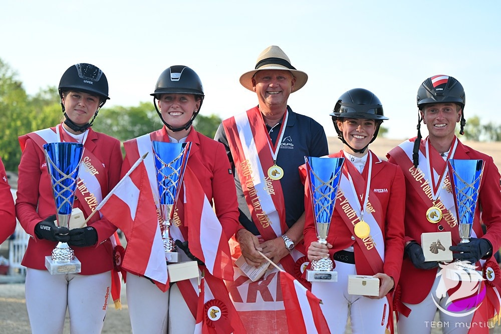 Österreichs Junge Reiter daheim nicht zu schlagen