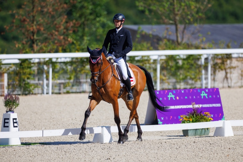 Le Pin au Haras: Lea Siegl nervenstark im Regen