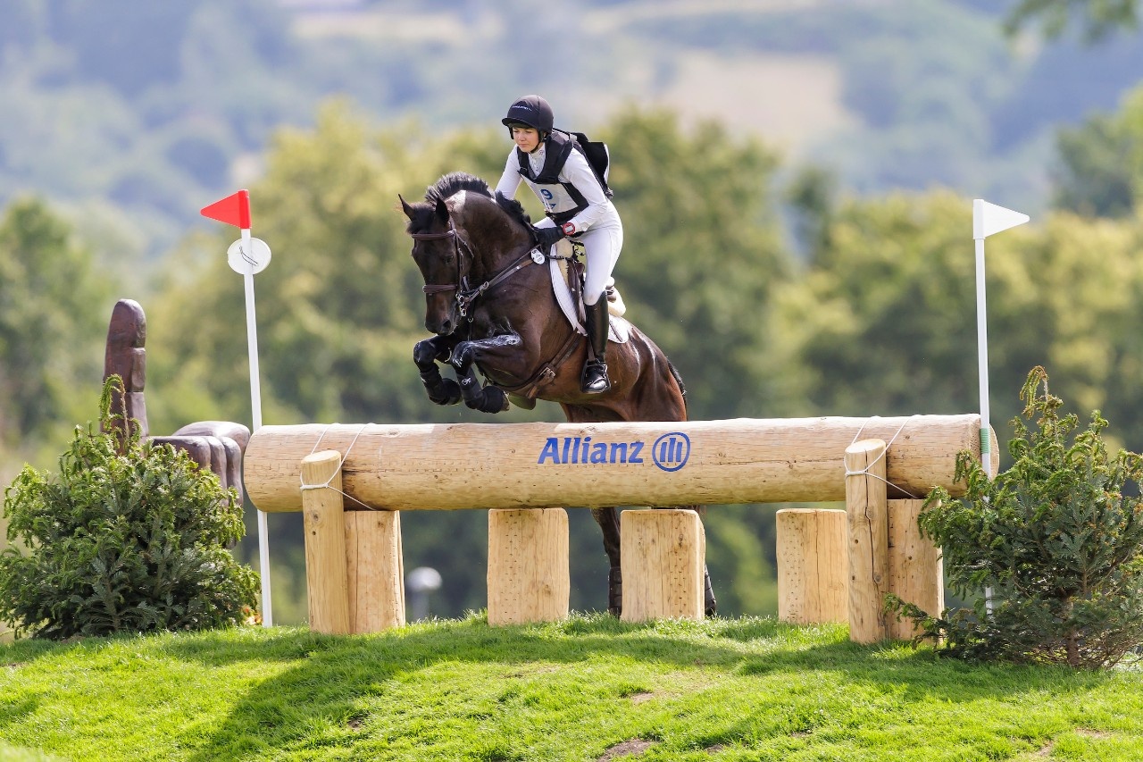 Top-Leistung in Aachen: Lea Siegl glänzt mit Van Helsing P