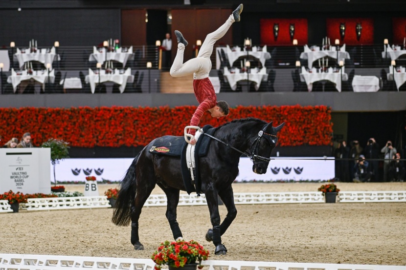 Weltcupfinale Voltigieren: Titel an Deutschland und Italien, Österreich ...